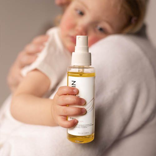 D-SKIN Baby Mist Oil beschermt en herstelt het babybioom